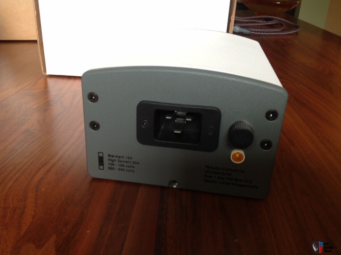 PS Audio Ultimate Outlet 20a HC version Photo #3303718 - US Audio Mart