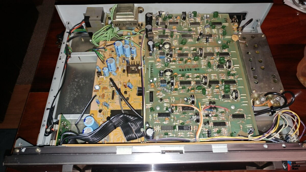 Carver TX11 Quartz Synthesized Tuner Photo #3331949 - US Audio Mart