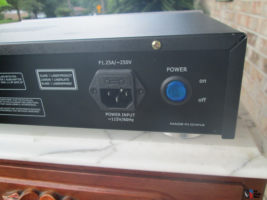 Music Hall Maverick SACD & up sampling CD player in original Box W ...