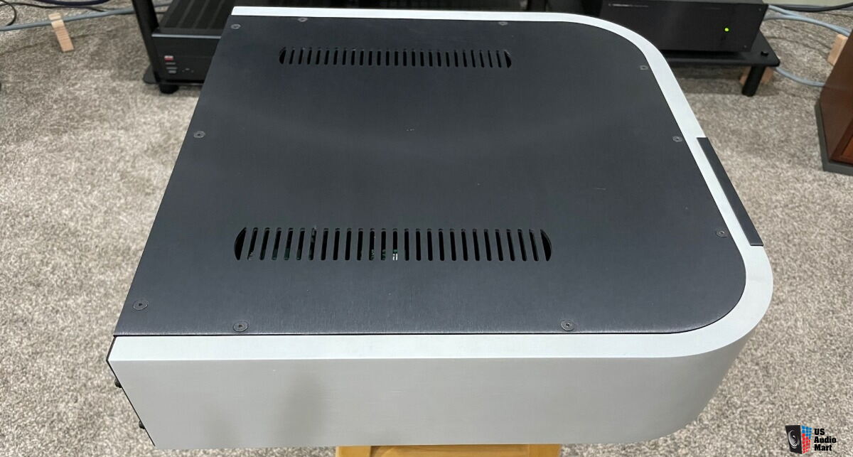 Classe Audio CDP-102 CD Player with brand new transport. Beautiful ...