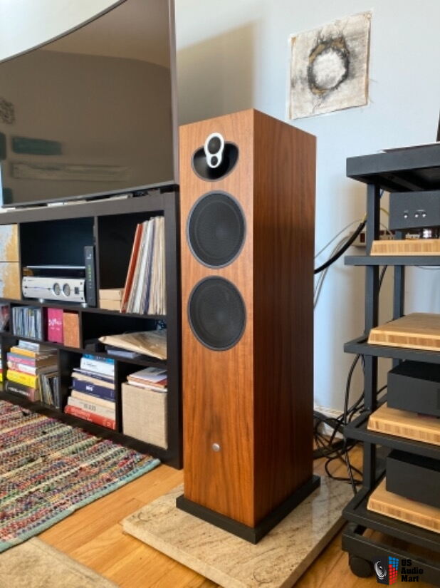 Linn Majik 140 speakers in walnut For Sale - US Audio Mart