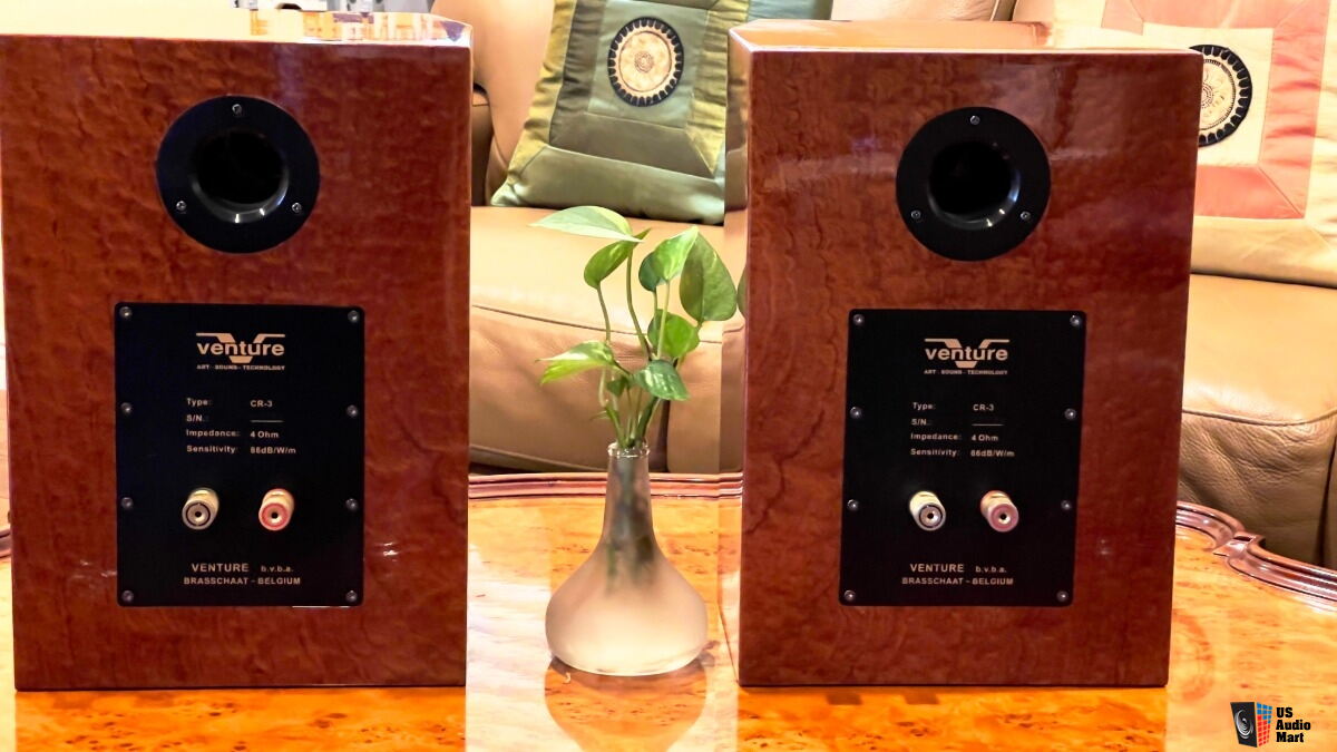 Venture Audio CR-3 Signatures Book Shelf Speakers Photo #3490759 - US ...