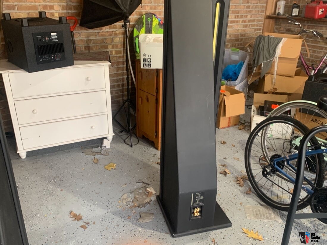 PENDING! Apogee Centaurus Slant 8 Speakers in excellent condition ...