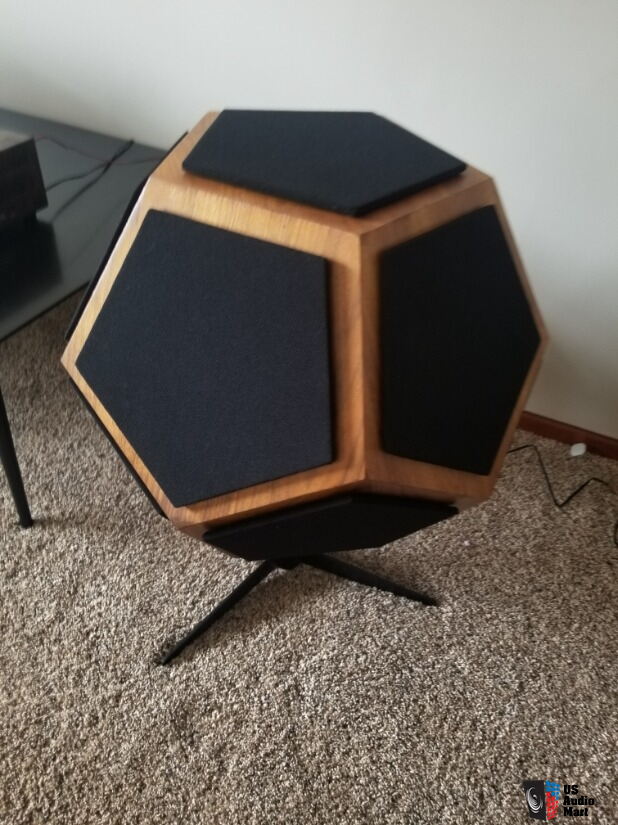 DESIGN ACOUSTICS D-12 Dodecahedron Omni-directional Loudspeakers ...