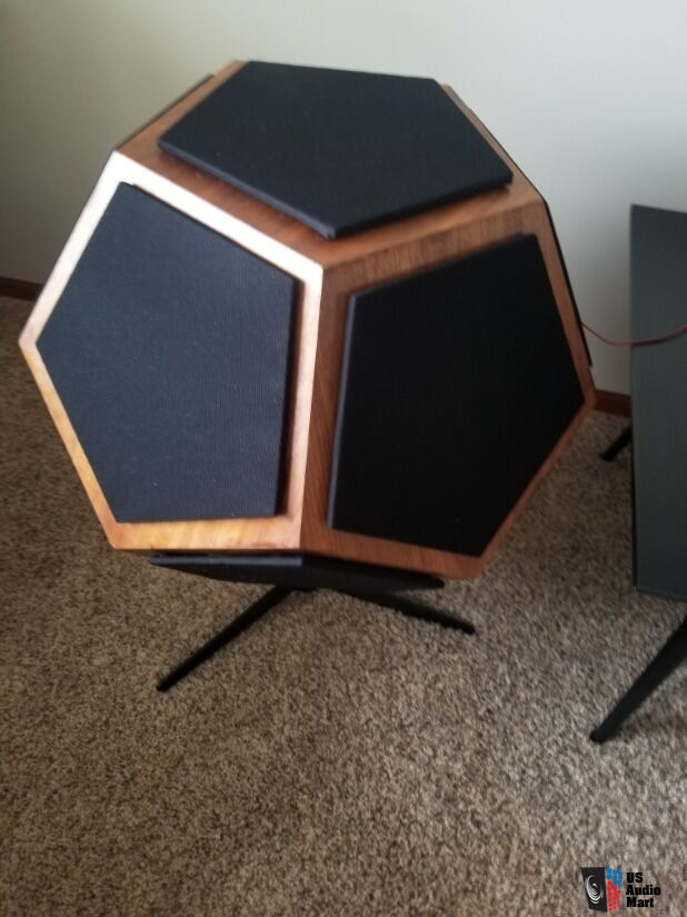 DESIGN ACOUSTICS D-12 Dodecahedron Omni-directional Loudspeakers ...