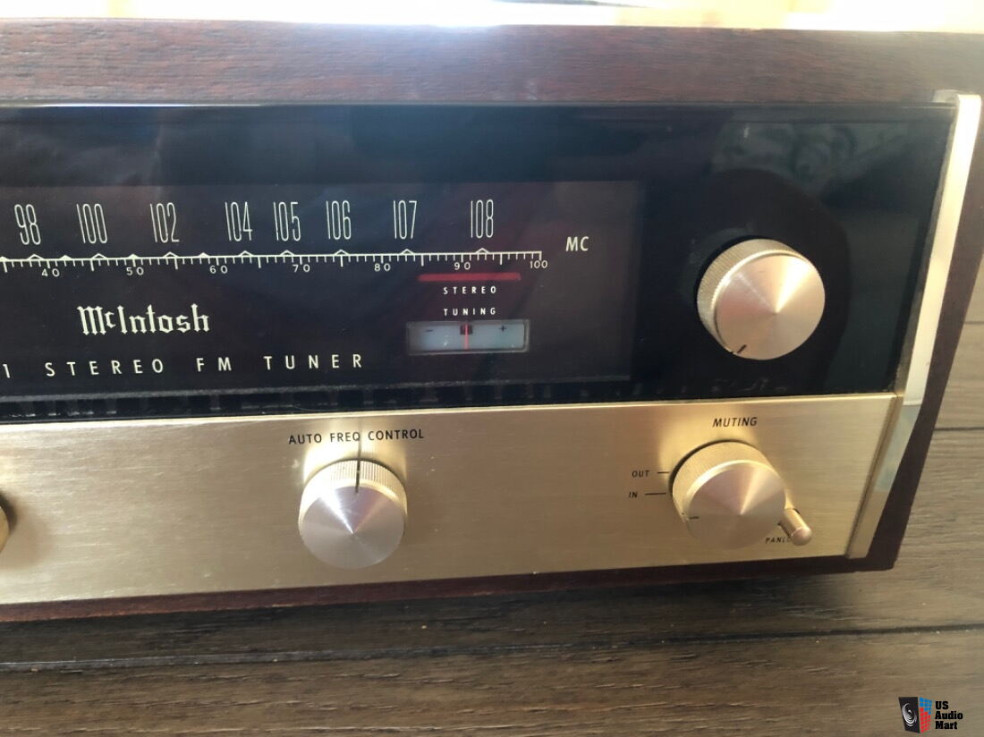 McIntosh MR 71 Classic Tube tuner w/ cabinet Photo #3608279 - US Audio Mart