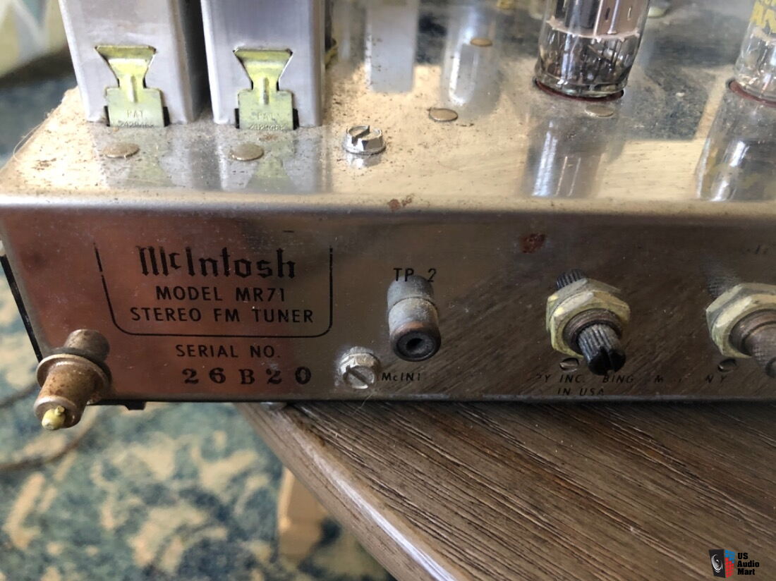 McIntosh MR 71 Classic Tube tuner w/ cabinet Photo #3608289 - UK Audio Mart