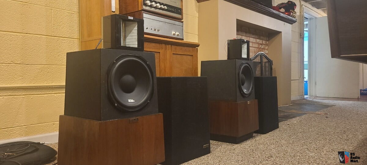 Ess Amt1 speakers. With ESS pre amp! Photo #3634594 - US Audio Mart