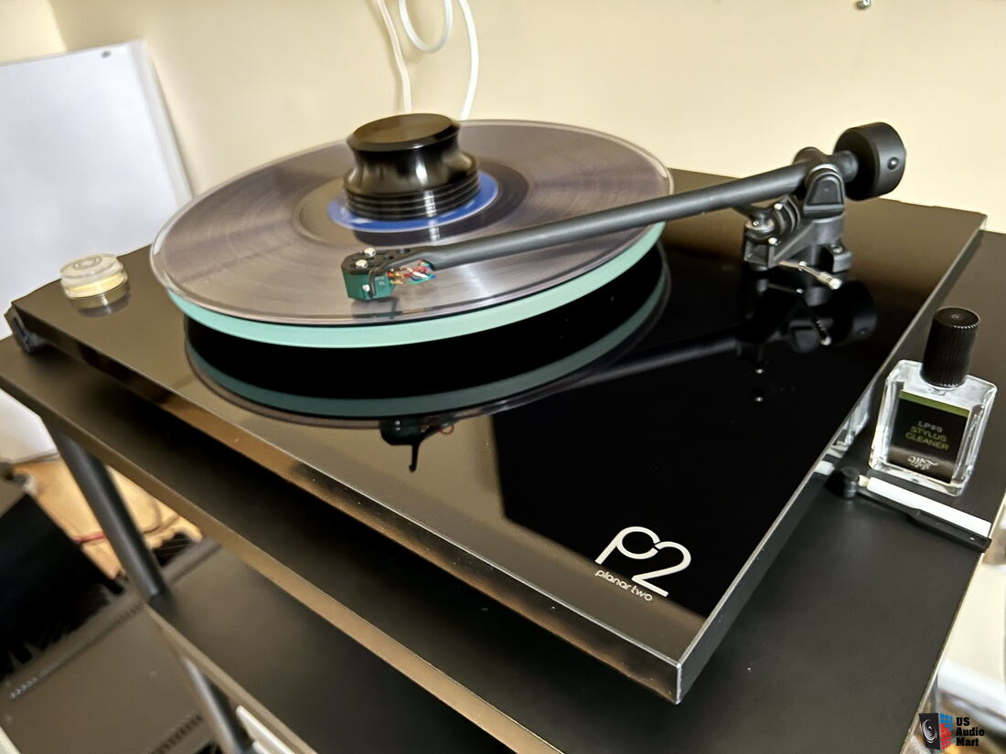 Rega P2 Gloss Black - Without Cartridge. This week's low price! For ...
