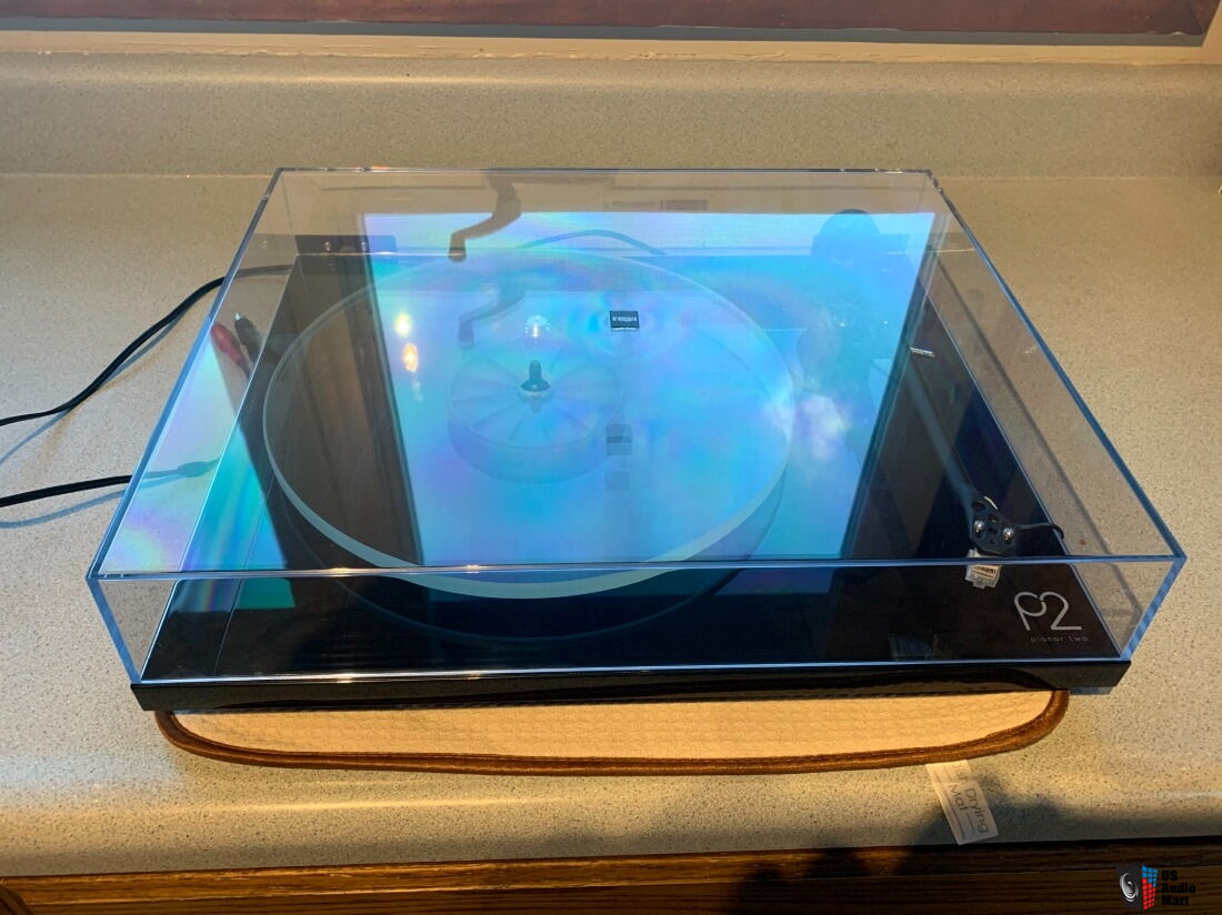 Rega P2 Planar 2 Gloss Black w/RB220 tonearm, Glass-platter and Carbon ...