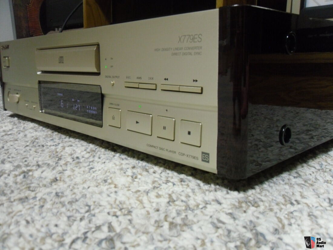 Sony x779ES CD player needs service Photo #3671339 - US Audio Mart