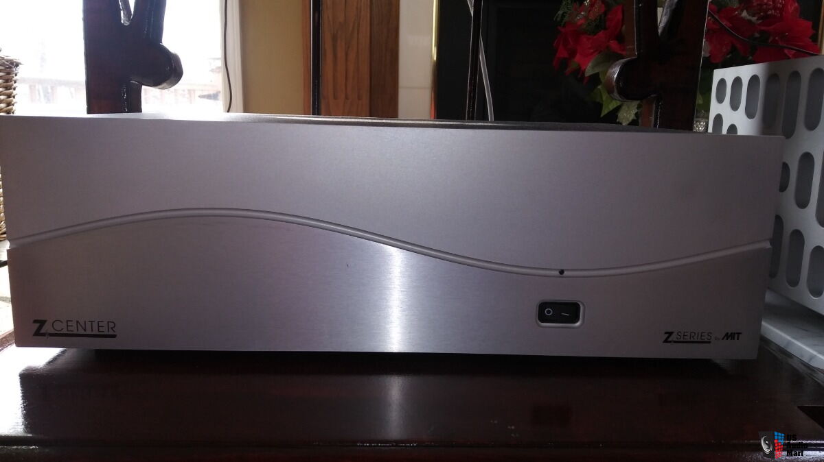 MIT z-Center 10 Outlet Power Conditioner Photo #3704578 - US Audio Mart