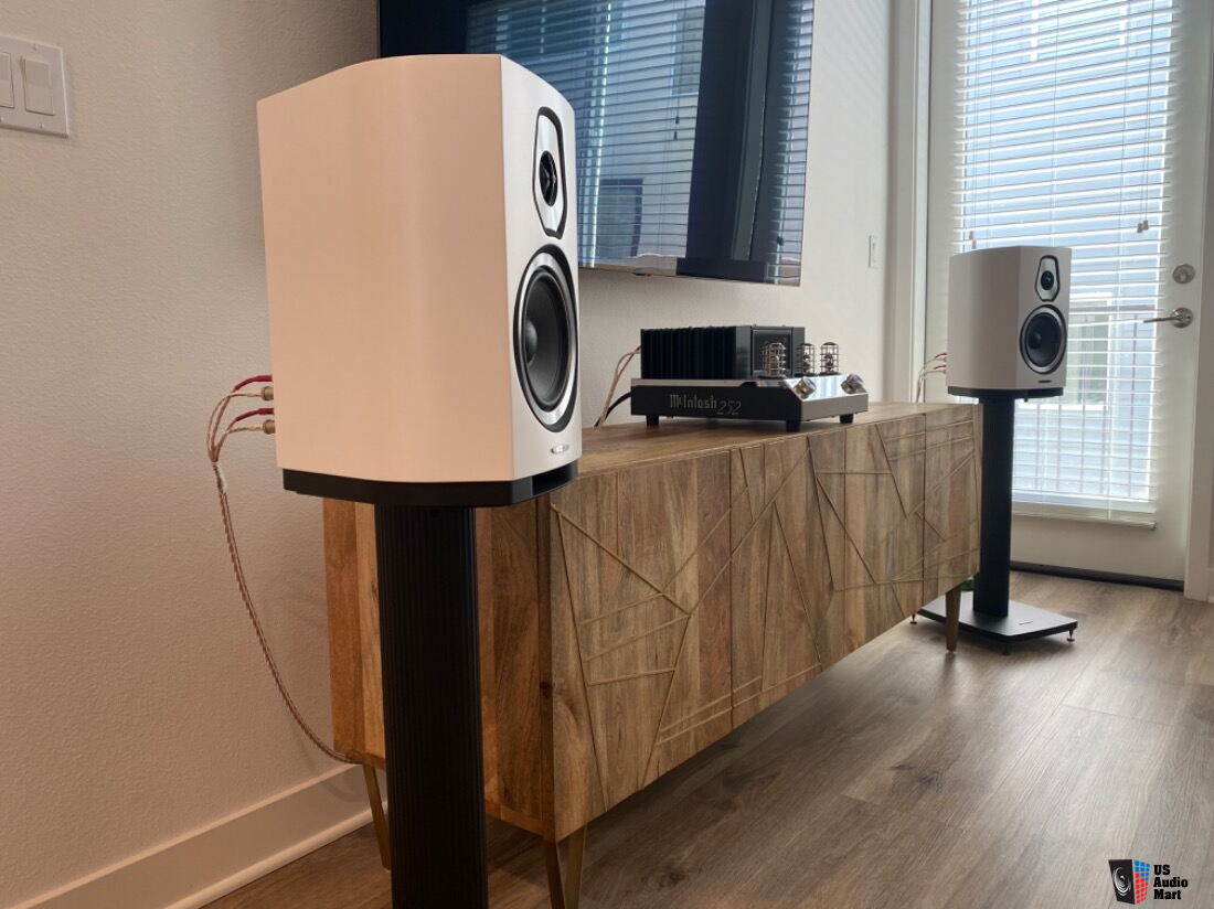 Sonus Faber Sonetto II with Stand Photo #3711217 - US Audio Mart