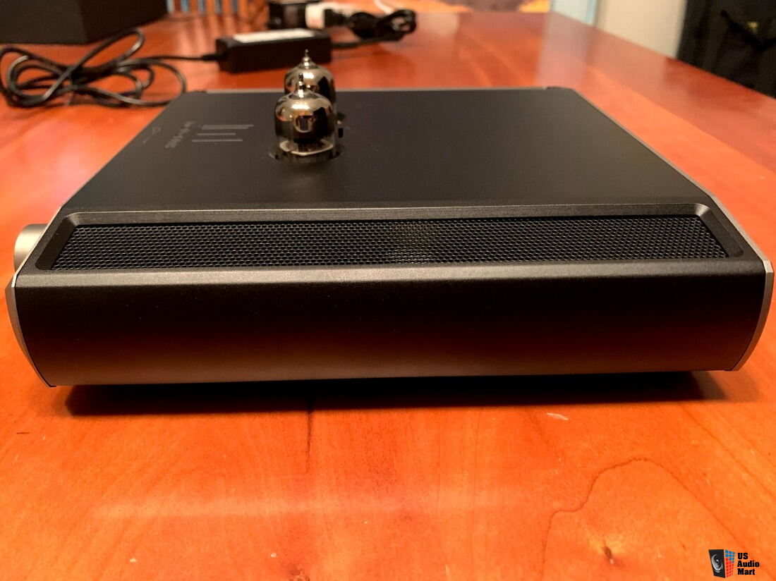 Monolith Liquid Platinum Headphone Amplifier (tube/hybrid) Photo ...