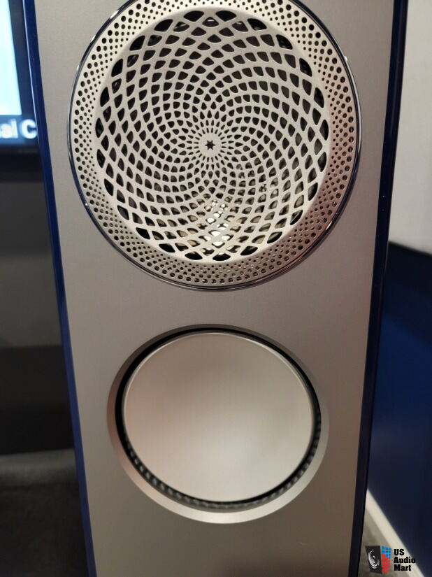 Paradigm Persona 3F 's floorstanding speakers Aria Blue Silver Perfect ...
