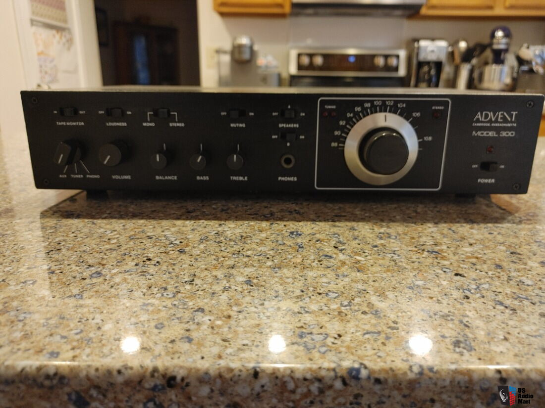 Advent 300 Receiver in very good condition Photo #3748101 - US Audio Mart