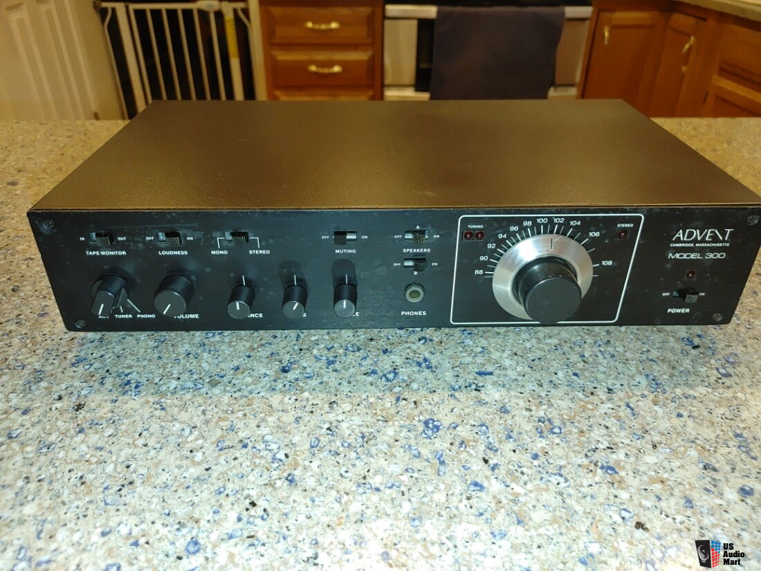 Advent 300 Receiver in very good condition Photo #3748101 - US Audio Mart