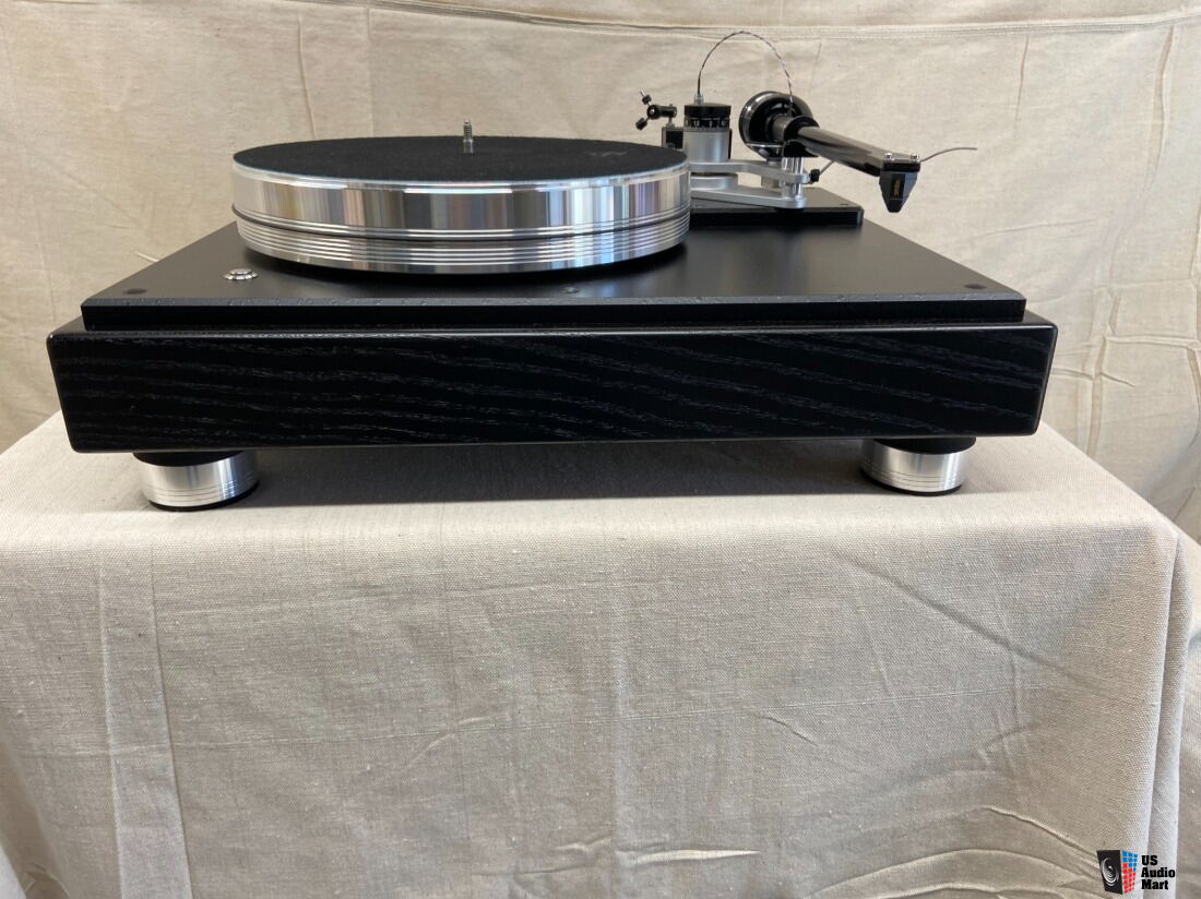 VPI Classic Signature with 10" Fatboy Gimbal Tonearm and HW40 Feet ...