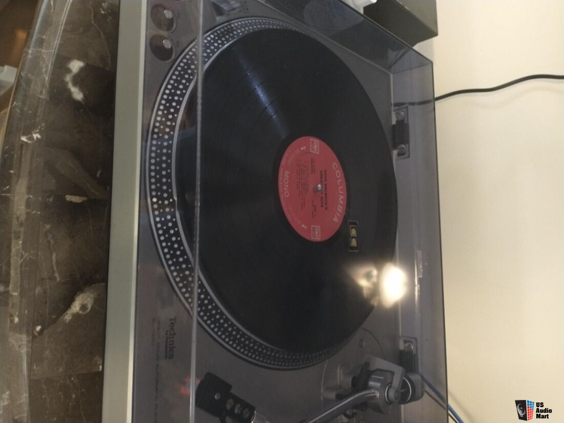 Technics SL-1300 Mk1 turntable with Audio Technica cartridge AT-70 and ...