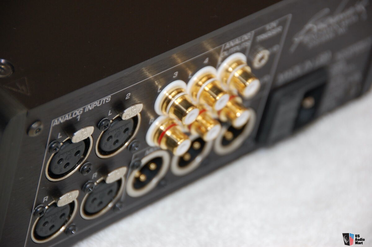 Benchmark LA4 Line Amplifier Photo #3813184 - US Audio Mart