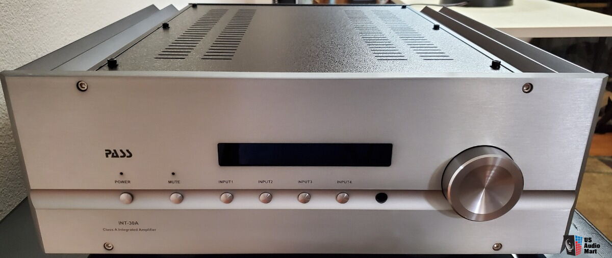 Pass Labs INT-30A Integrated Amplifier - Excellent Condition - Shipping ...