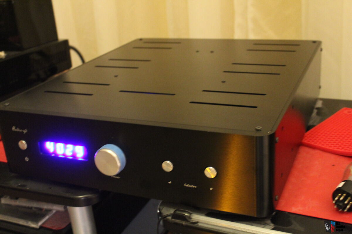 Audio GD HE 1 XLR Top of the line Tube Preamplifier Photo #3839893 - UK ...