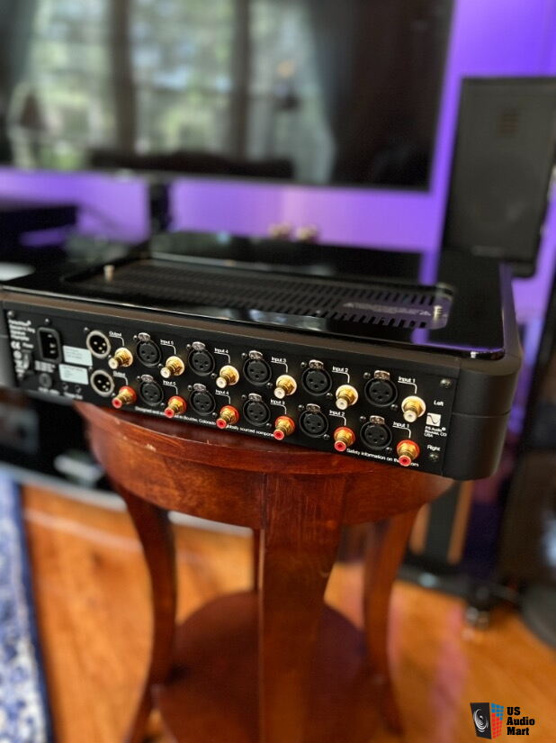 PS Audio BHK Signature Preamplifier Photo #3864232 - US Audio Mart
