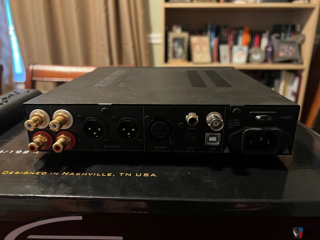 Emotiva Stealth DC-1 Preamplifier / DAC / Headphone Amp Photo #3868494 ...