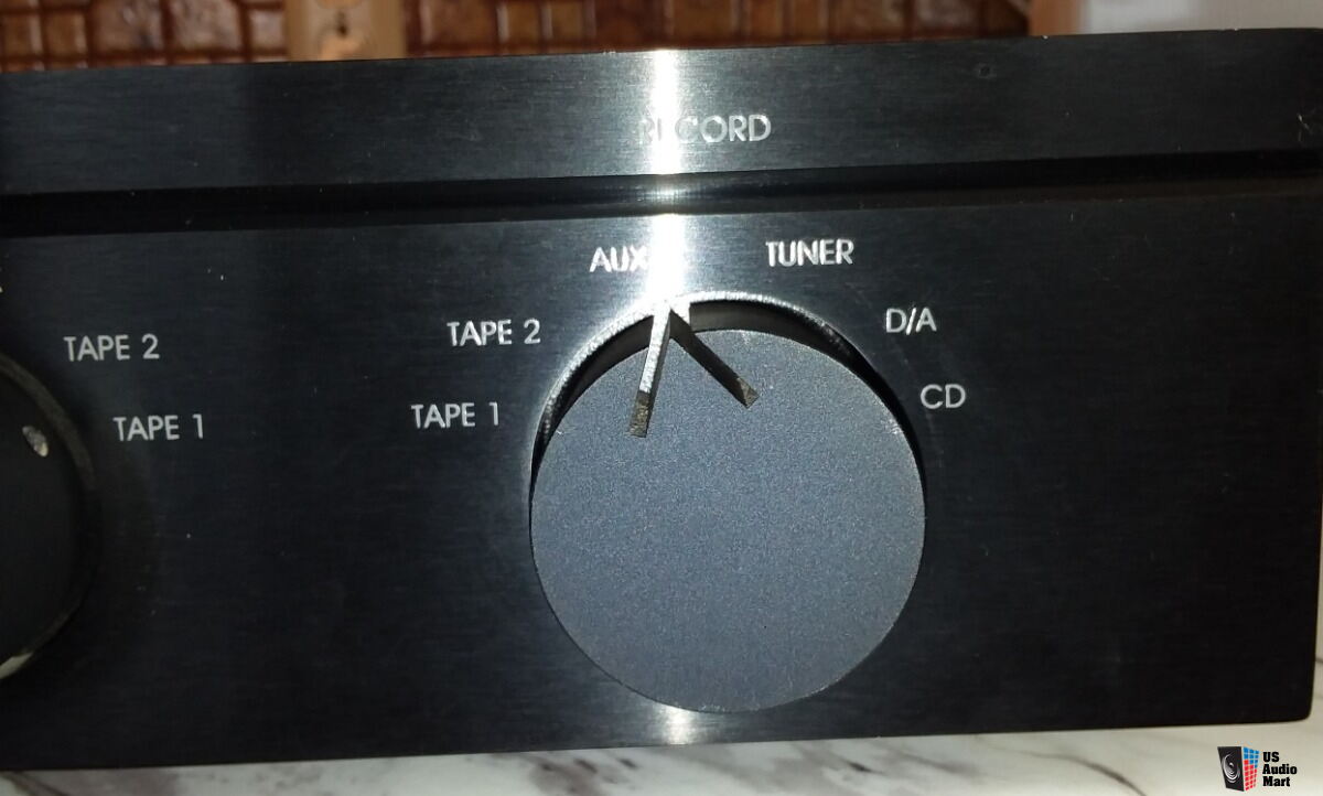 Aragon 18k preamp with IPS power supply Photo #3882992 - UK Audio Mart