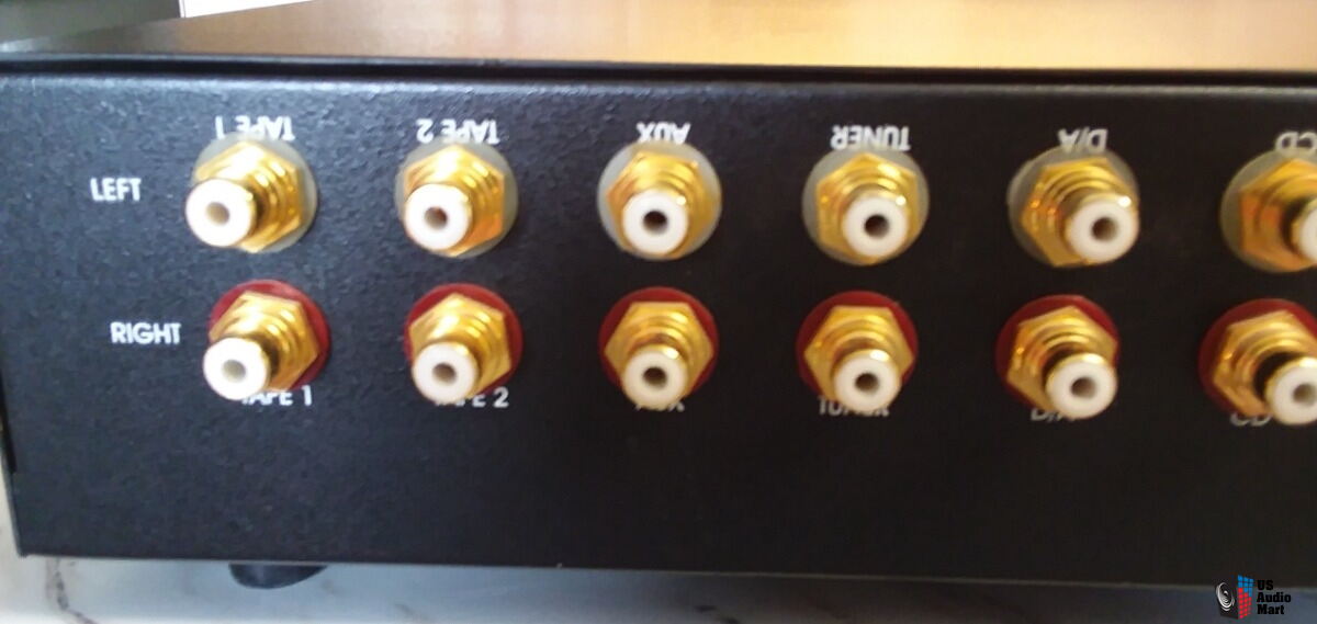 Aragon 18k preamp with IPS power supply Photo #3882991 - UK Audio Mart