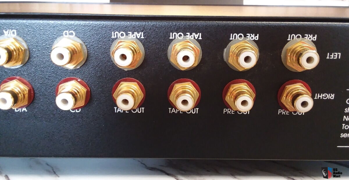 Aragon 18k preamp with IPS power supply Photo #3882992 - US Audio Mart