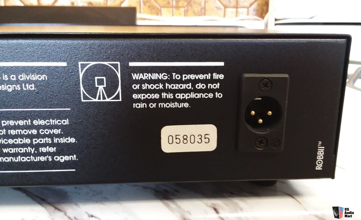 Aragon 18k preamp with IPS power supply Photo #3882984 - US Audio Mart