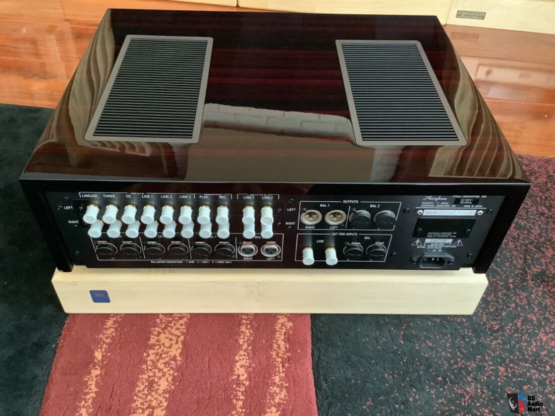 Accuphase C3850 solid state preamplifier. 120v North America version ...