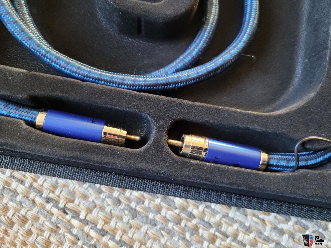 Audioquest Sky RCA Cables (1-meter pair) w/ 72v DBS Packs Photo ...