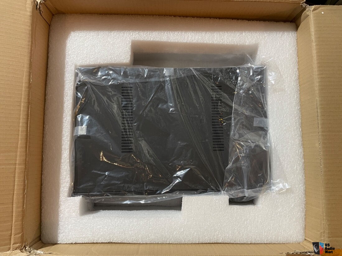 Anthem TLP-1 preamplifier (black) Photo #3944966 - US Audio Mart