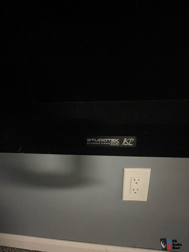 Stewart Studiotek WallMask Screen with Vertical Motorized Masking Photo ...