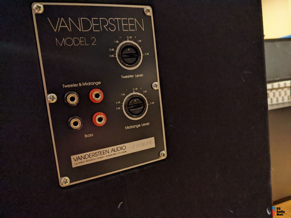 Vandersteen 2CE speakers with stands Photo #4004170 - US Audio Mart