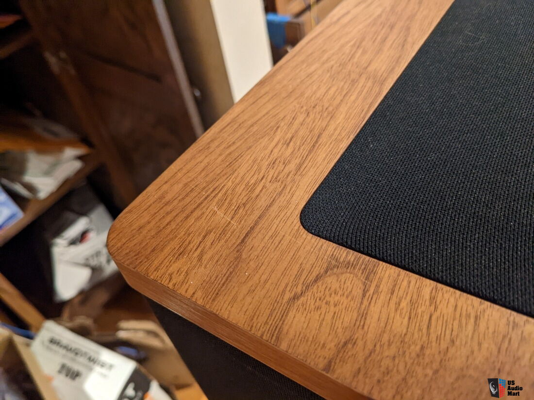 Vandersteen 2CE speakers with stands Photo #4004171 - US Audio Mart