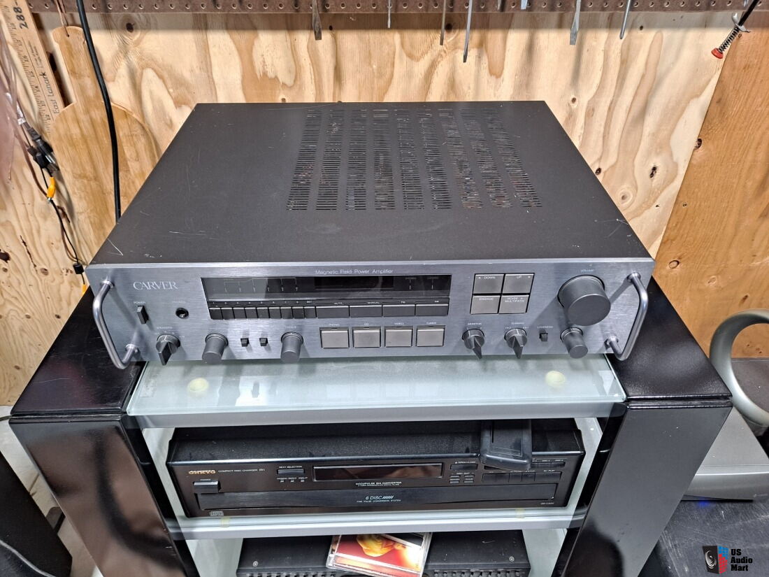 Carver Receiver 900. Works as it should. All original nobs and buttons ...