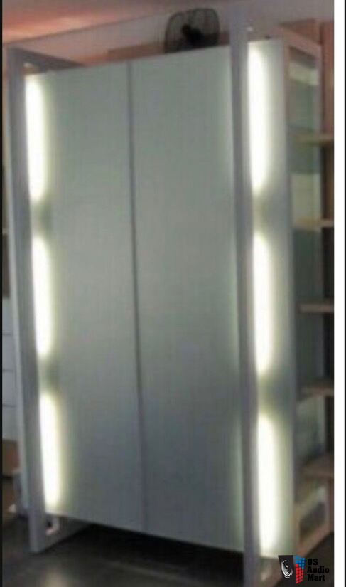 Brinkmann Atrium Media Cabinet Photo #4042058 - US Audio Mart