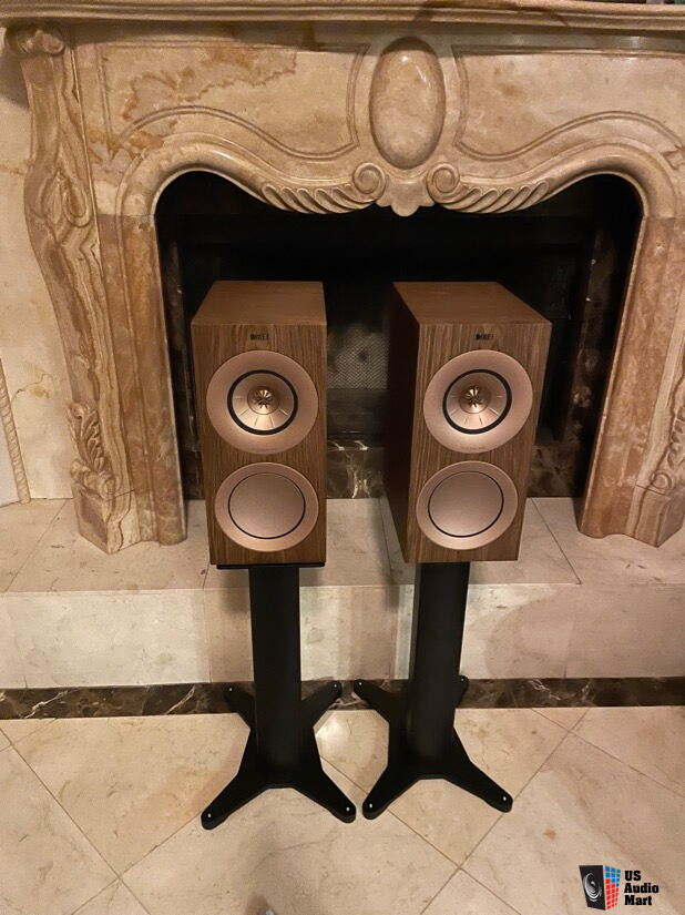 KEF R3 - Walnut Photo #4056896 - US Audio Mart