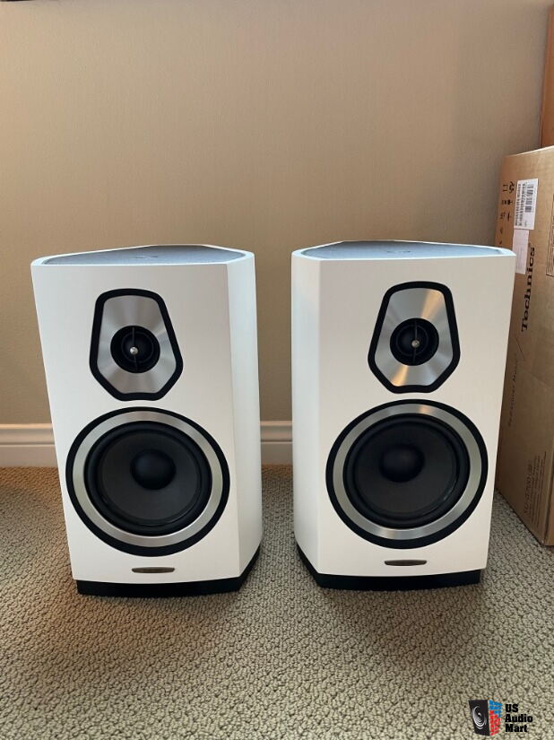 Sonus Faber Sonetto II, White, with stands and original packaging Photo ...