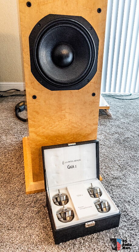 Proac D-100 Speakers BIRDSEYE MAPLE with Iso Acoustics GAIA 1 feet ...