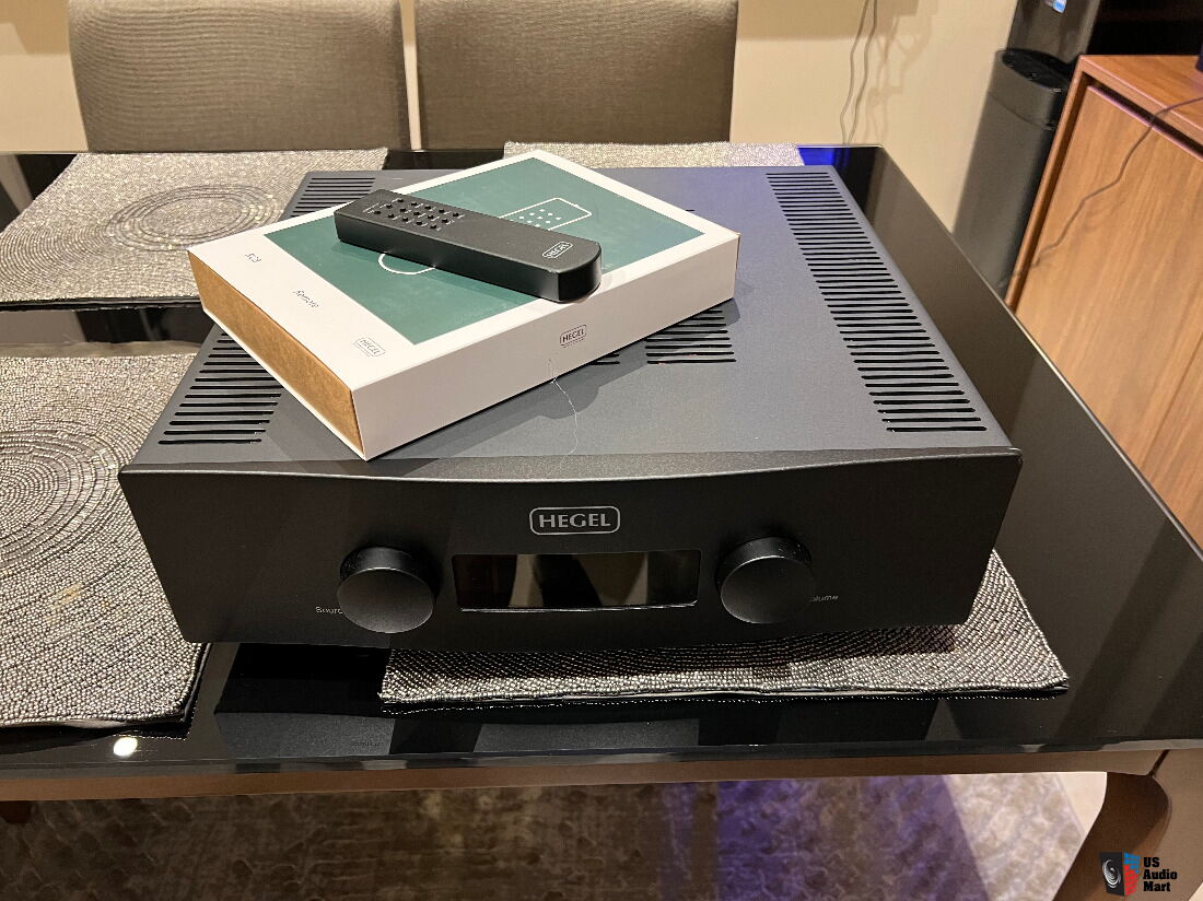 Hegel H390 Integrated Amplifier Photo #4087730 - Canuck Audio Mart
