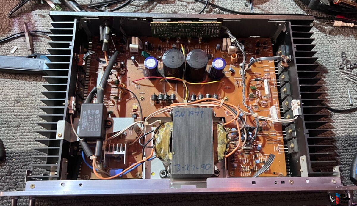Carver Model M-0.5t Magnetic Field Power Amplifier, 140/200 Watts/Ch ...