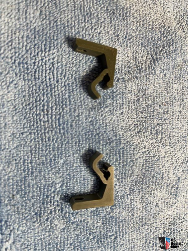 Yamaha R-9 Receiver hinge brackets Photo #4094636 - US Audio Mart