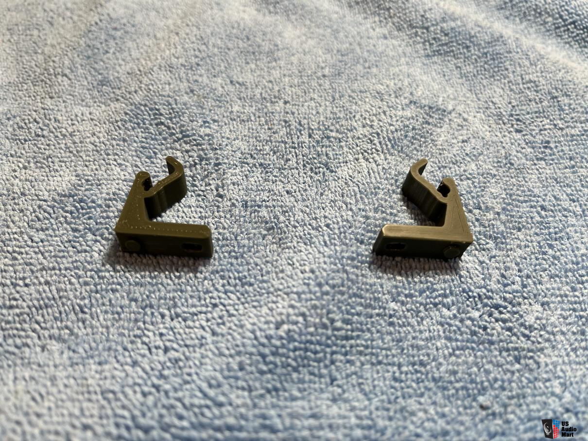 Yamaha R-9 Receiver hinge brackets Photo #4094637 - US Audio Mart