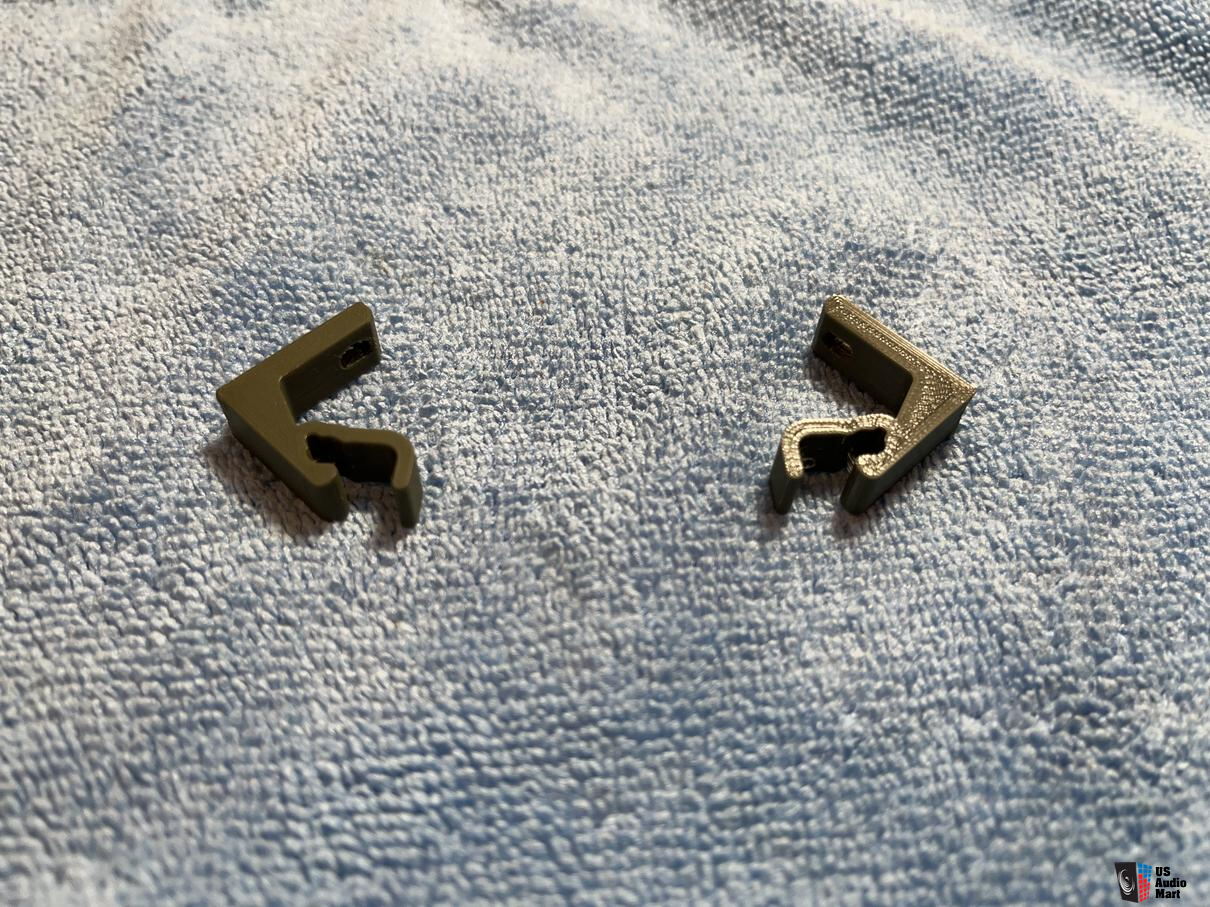 Yamaha R-9 Receiver hinge brackets Photo #4094638 - UK Audio Mart