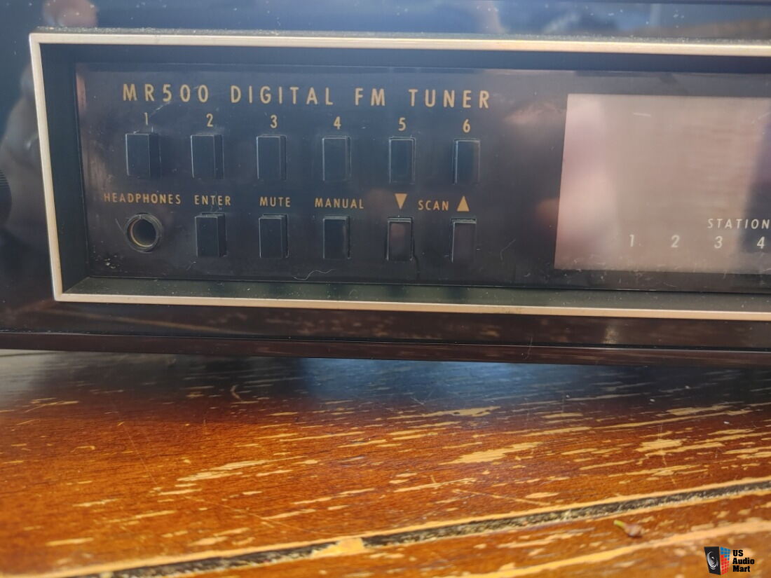 McIntosh MR500 Digital FM Tuner Photo #4096073 - US Audio Mart