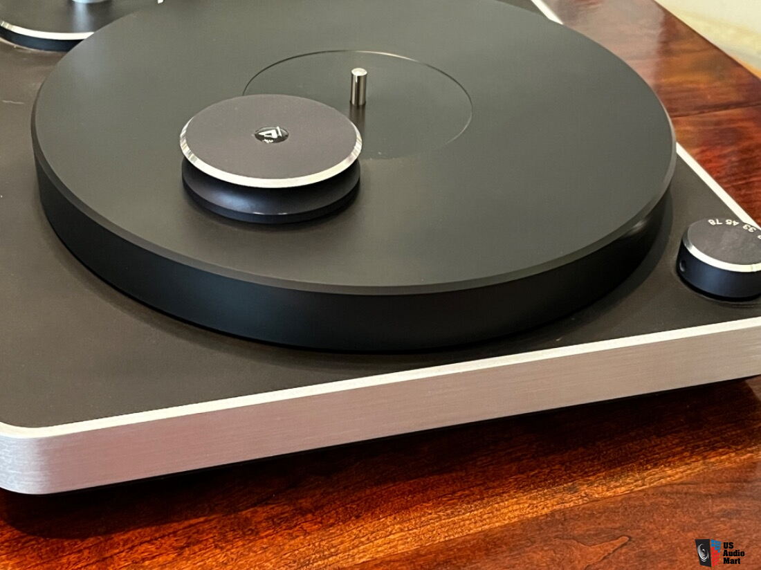Clearaudio Concept Turntable - Silver with Dynavector 20x2 MC Cartridge ...